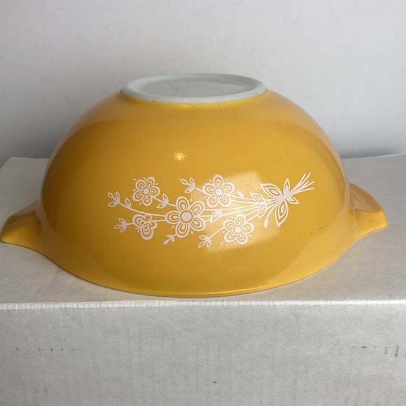 Pyrex | Kitchen | Vintage Pyrex Bowls Set Butterfly Gold Cinderella ...